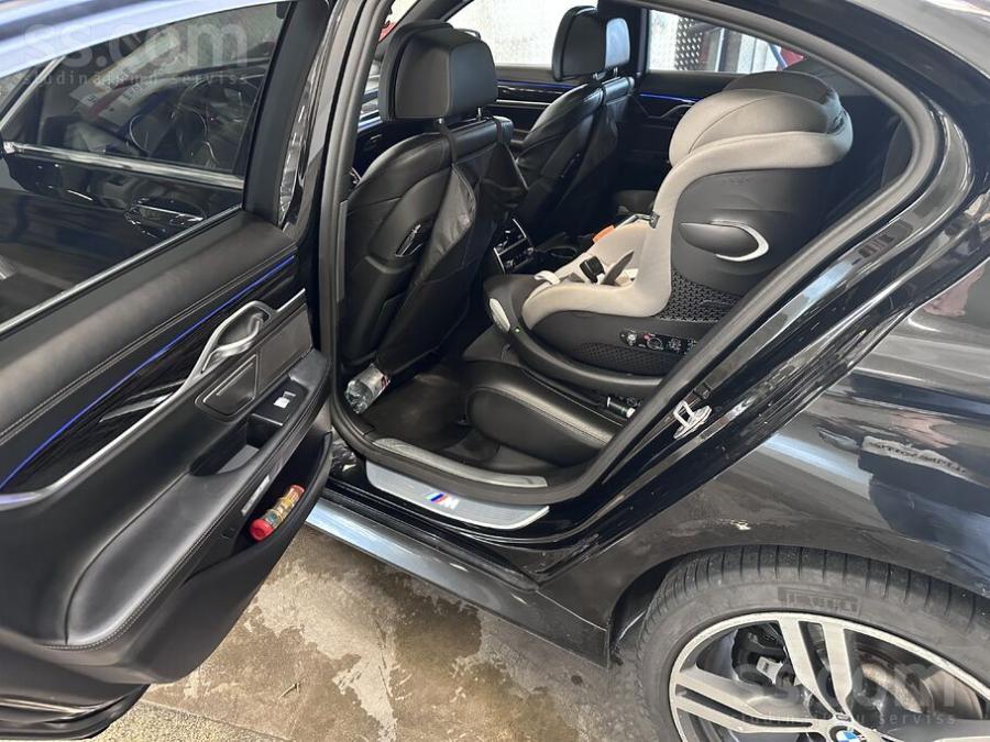 Melns BMW 740 2016 Ogre, ar dzinēja tilpumu 3.00 L un nobraukumu 407 tūkst. km par 21000 €, foto 19 vietnē AUTOMOTO.COM.LV