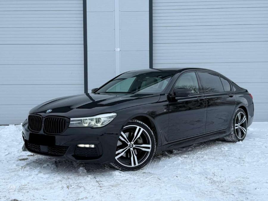 Black BMW 740 2017 in Mazeikiai, with an engine capacity of 3.00 L and mileage of 150 thousand km for 29999 €, photo 1 on AUTOMOTO.COM.LV