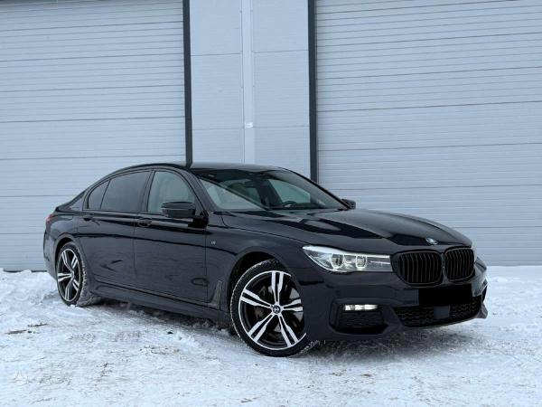 Black BMW 740 2017 in Mazeikiai, with an engine capacity of 3.00 L and mileage of 150 thousand km for 29999 €, photo 2 on AUTOMOTO.COM.LV