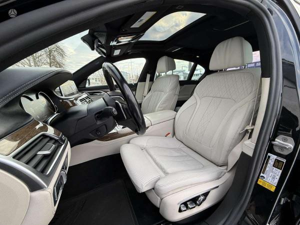 Melns BMW 740 2017 Mažeikiai, ar dzinēja tilpumu 3.00 L un nobraukumu 150 tūkst. km par 28500 €, foto 11 vietnē AUTOMOTO.COM.LV