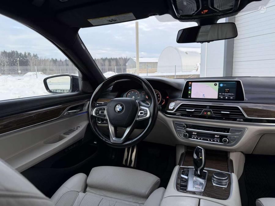 Black BMW 740 2017 in Mazeikiai, with an engine capacity of 3.00 L and mileage of 150 thousand km for 29999 €, photo 21 on AUTOMOTO.COM.LV
