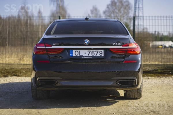 Black BMW 740 2017 in Riga, with an engine capacity of 3.00 L and mileage of 171 thousand km for 31990 €, photo 5 on AUTOMOTO.COM.LV