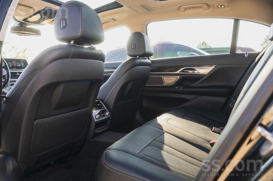 Melns BMW 740 2017 Rīga, ar dzinēja tilpumu 3.00 L un nobraukumu 171 tūkst. km par 31990 €, foto 12 vietnē AUTOMOTO.COM.LV