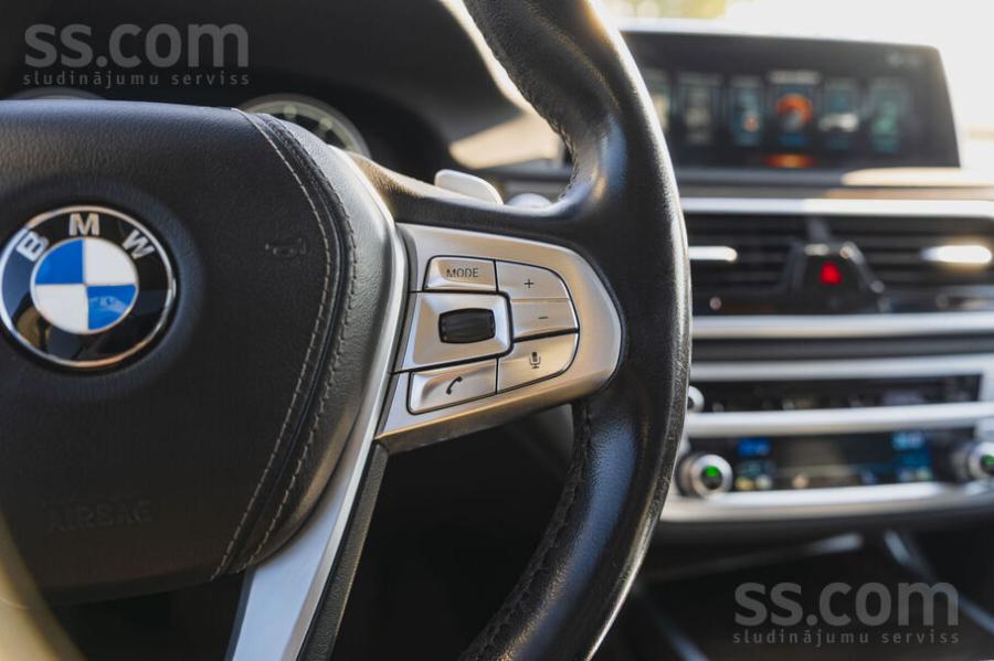Melns BMW 740 2017 Rīga, ar dzinēja tilpumu 3.00 L un nobraukumu 171 tūkst. km par 31990 €, foto 22 vietnē AUTOMOTO.COM.LV