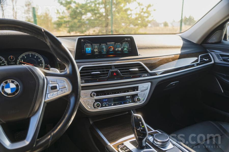Melns BMW 740 2017 Rīga, ar dzinēja tilpumu 3.00 L un nobraukumu 171 tūkst. km par 31990 €, foto 24 vietnē AUTOMOTO.COM.LV