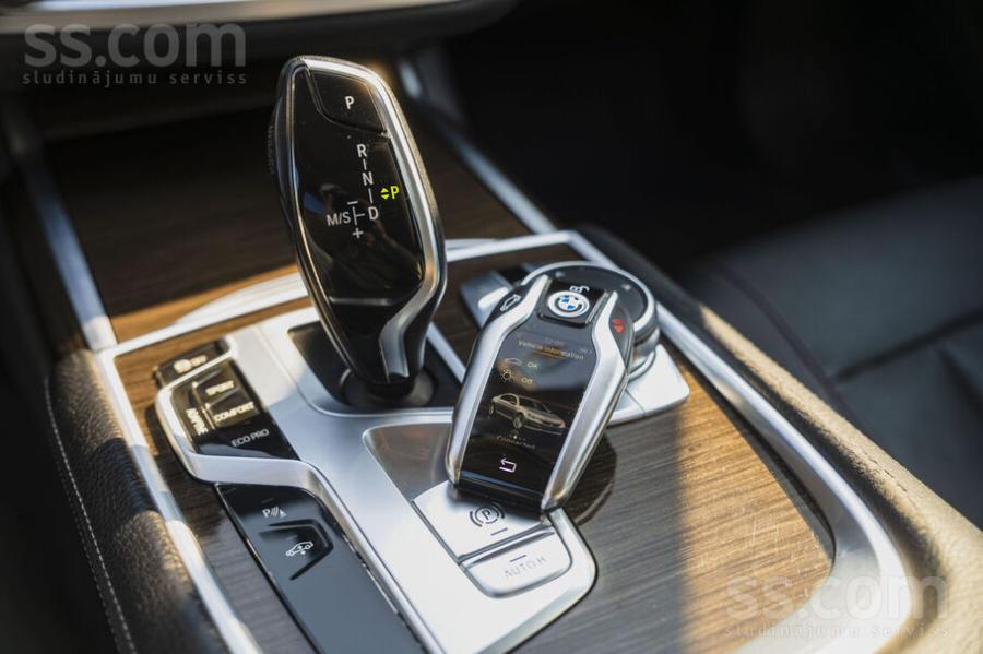 Melns BMW 740 2017 Rīga, ar dzinēja tilpumu 3.00 L un nobraukumu 171 tūkst. km par 31990 €, foto 30 vietnē AUTOMOTO.COM.LV