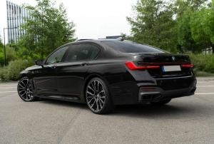 Black BMW 740 2017 in Vilnius, with an engine capacity of 3.00 L and mileage of 137 thousand km for 26000 €, photo 12 on AUTOMOTO.COM.LV