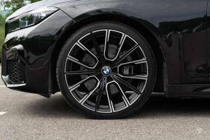 Black BMW 740 2017 in Vilnius, with an engine capacity of 3.00 L and mileage of 137 thousand km for 26000 €, photo 15 on AUTOMOTO.COM.LV
