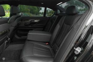 Black BMW 740 2017 in Vilnius, with an engine capacity of 3.00 L and mileage of 137 thousand km for 26000 €, photo 25 on AUTOMOTO.COM.LV