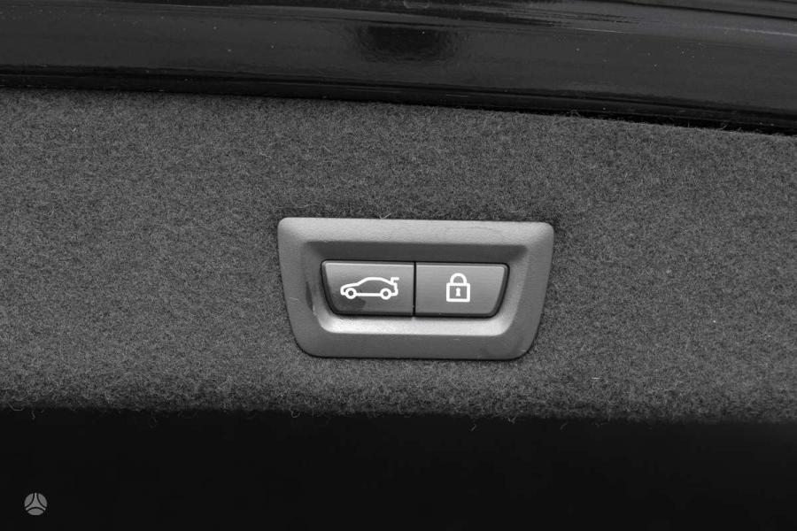 Black BMW 740 2017 in Vilnius, with an engine capacity of 3.00 L and mileage of 137 thousand km for 26000 €, photo 38 on AUTOMOTO.COM.LV