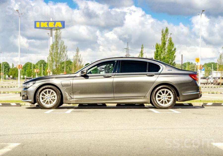 Черный БМВ 740 2017 в Рига, объемом двигателя 2.00 л и пробегом 202 тыс. км за 19990 €, фото 6 на AUTOMOTO.COM.LV