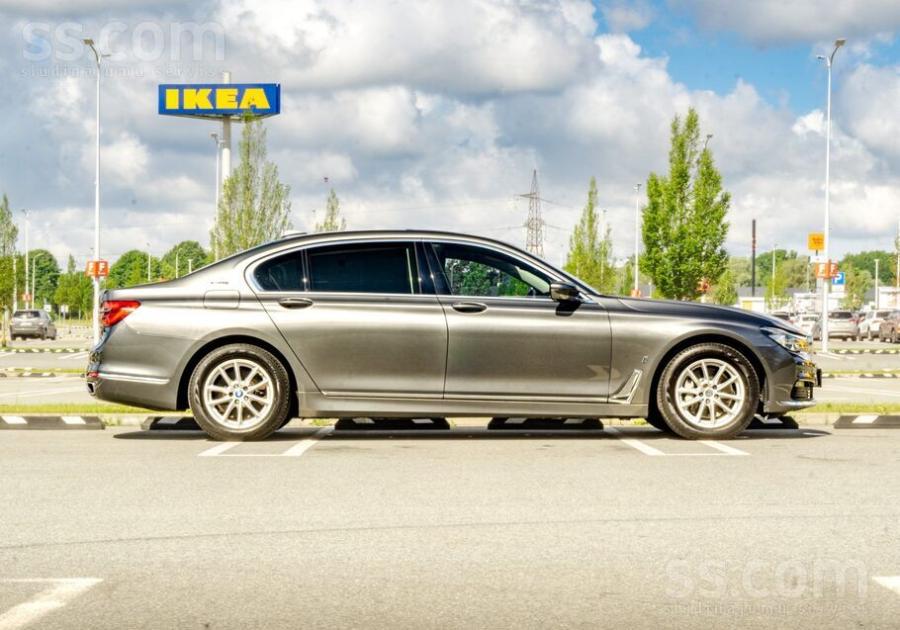 Черный БМВ 740 2017 в Рига, объемом двигателя 2.00 л и пробегом 202 тыс. км за 19990 €, фото 10 на AUTOMOTO.COM.LV