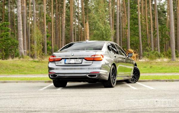 Melns BMW 740 2017 Rīga, ar dzinēja tilpumu 2.00 L un nobraukumu 202 tūkst. km par 21990 €, foto 6 vietnē AUTOMOTO.COM.LV