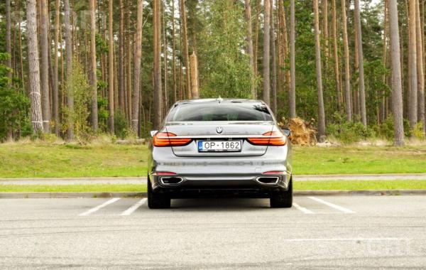 Melns BMW 740 2017 Rīga, ar dzinēja tilpumu 2.00 L un nobraukumu 202 tūkst. km par 21990 €, foto 7 vietnē AUTOMOTO.COM.LV