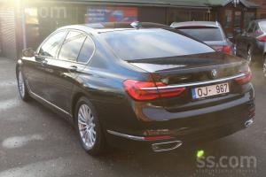 Black BMW 740 2018 in Liepaja, with an engine capacity of 3.00 L and mileage of 118 thousand km for 32500 €, photo 3 on AUTOMOTO.COM.LV