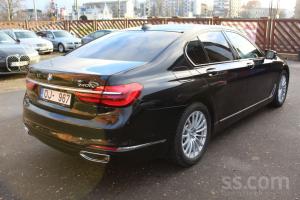 Black BMW 740 2018 in Liepaja, with an engine capacity of 3.00 L and mileage of 118 thousand km for 32500 €, photo 4 on AUTOMOTO.COM.LV