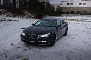 Melns BMW 740 2018 Viļņa, ar dzinēja tilpumu 2.00 L un nobraukumu 221 tūkst. km par 25000 €, foto  vietnē AUTOMOTO.COM.LV