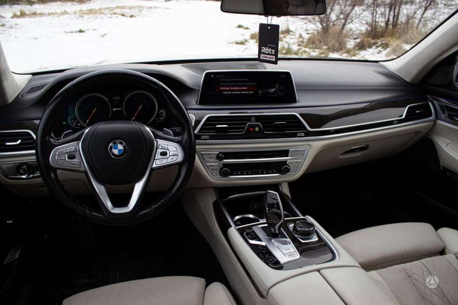 Melns BMW 740 2018 Viļņa, ar dzinēja tilpumu 2.00 L un nobraukumu 221 tūkst. km par 25000 €, foto 9 vietnē AUTOMOTO.COM.LV