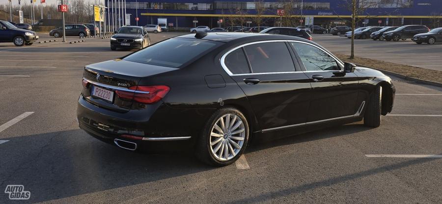Black BMW 740 2018 in Vilnius, with an engine capacity of 3.00 L and mileage of 168 thousand km for 20950 €, photo 2 on AUTOMOTO.COM.LV