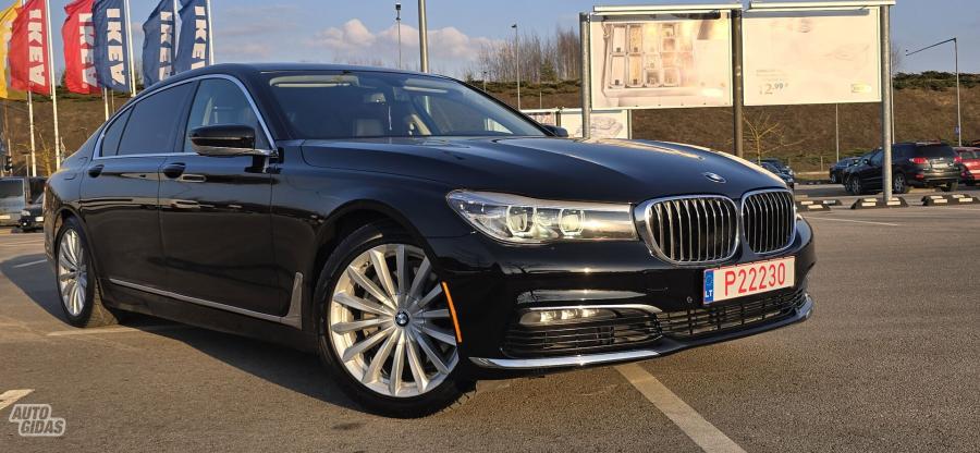 Black BMW 740 2018 in Vilnius, with an engine capacity of 3.00 L and mileage of 168 thousand km for 20950 €, photo 8 on AUTOMOTO.COM.LV