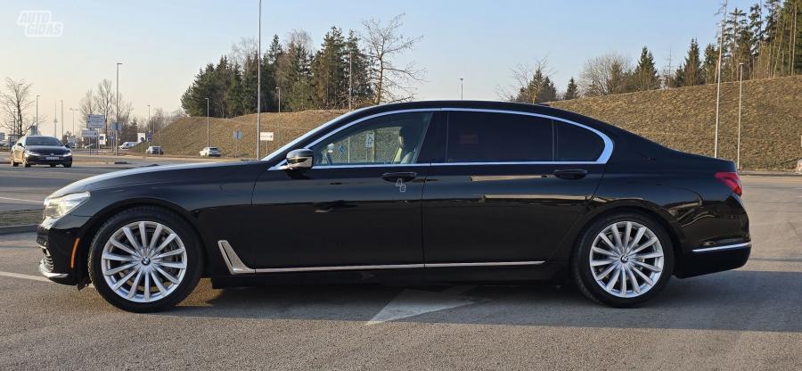 Black BMW 740 2018 in Vilnius, with an engine capacity of 3.00 L and mileage of 168 thousand km for 20950 €, photo 9 on AUTOMOTO.COM.LV