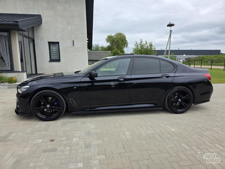 Melns BMW 740 2018 Mažeikiai, ar dzinēja tilpumu 3.00 L un nobraukumu 303 tūkst. km par 26800 €, foto 7 vietnē AUTOMOTO.COM.LV
