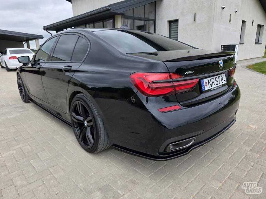 Melns BMW 740 2018 Mažeikiai, ar dzinēja tilpumu 3.00 L un nobraukumu 303 tūkst. km par 26800 €, foto 8 vietnē AUTOMOTO.COM.LV