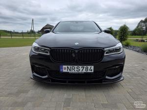Melns BMW 740 2018 Mažeikiai, ar dzinēja tilpumu 3.00 L un nobraukumu 303 tūkst. km par 26800 €, foto 14 vietnē AUTOMOTO.COM.LV