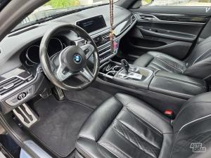 Melns BMW 740 2018 Mažeikiai, ar dzinēja tilpumu 3.00 L un nobraukumu 303 tūkst. km par 26800 €, foto 15 vietnē AUTOMOTO.COM.LV