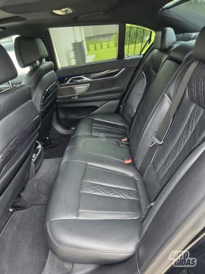 Melns BMW 740 2018 Mažeikiai, ar dzinēja tilpumu 3.00 L un nobraukumu 303 tūkst. km par 26800 €, foto 18 vietnē AUTOMOTO.COM.LV