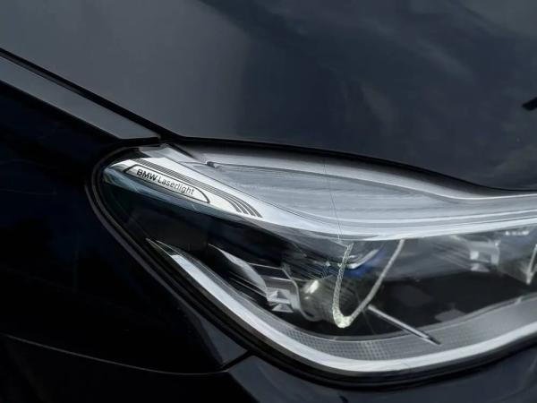 Black BMW 740 2018 in Rezekne, with an engine capacity of 3.00 L and mileage of 221 thousand km for 29990 €, photo 8 on AUTOMOTO.COM.LV