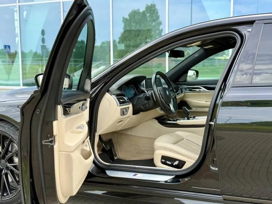 Melns BMW 740 2018 Rēzekne, ar dzinēja tilpumu 3.00 L un nobraukumu 221 tūkst. km par 29990 €, foto 10 vietnē AUTOMOTO.COM.LV