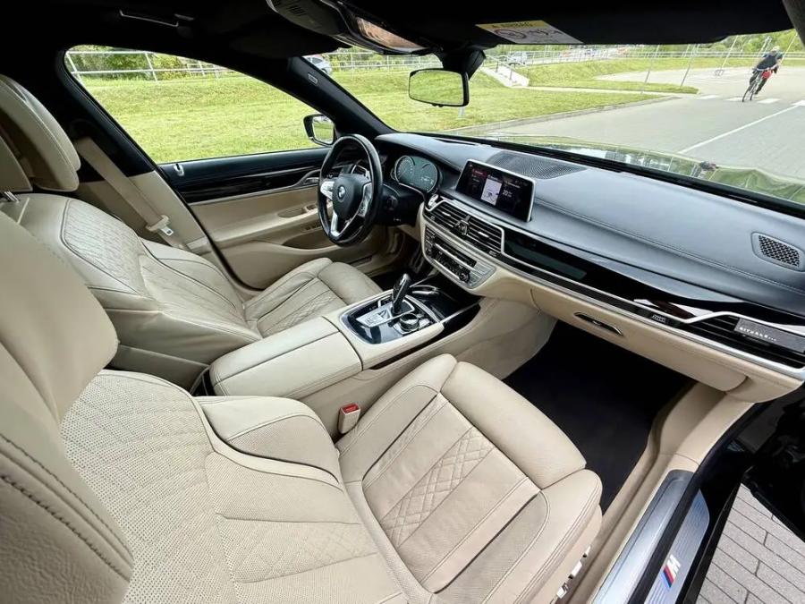 Melns BMW 740 2018 Rēzekne, ar dzinēja tilpumu 3.00 L un nobraukumu 221 tūkst. km par 29990 €, foto 12 vietnē AUTOMOTO.COM.LV