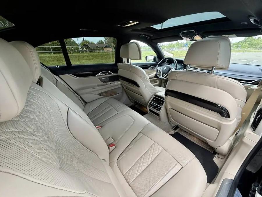 Melns BMW 740 2018 Rēzekne, ar dzinēja tilpumu 3.00 L un nobraukumu 221 tūkst. km par 29990 €, foto 13 vietnē AUTOMOTO.COM.LV