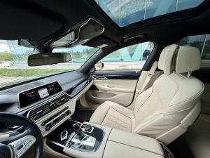 Melns BMW 740 2018 Rēzekne, ar dzinēja tilpumu 3.00 L un nobraukumu 221 tūkst. km par 29990 €, foto 16 vietnē AUTOMOTO.COM.LV