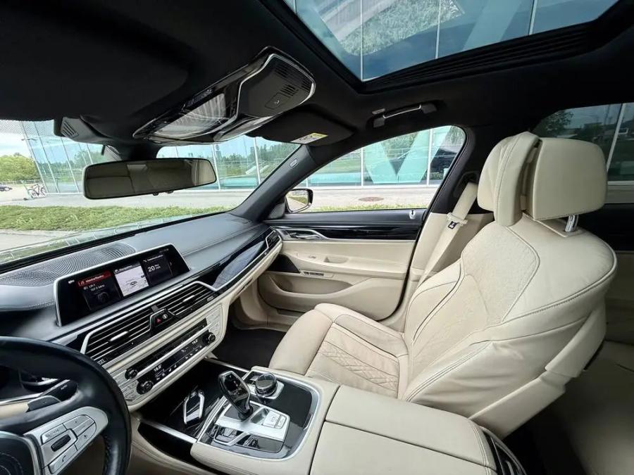 Melns BMW 740 2018 Rēzekne, ar dzinēja tilpumu 3.00 L un nobraukumu 221 tūkst. km par 29990 €, foto 16 vietnē AUTOMOTO.COM.LV