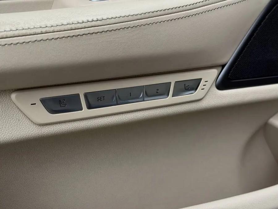 Melns BMW 740 2018 Rēzekne, ar dzinēja tilpumu 3.00 L un nobraukumu 221 tūkst. km par 29990 €, foto 19 vietnē AUTOMOTO.COM.LV