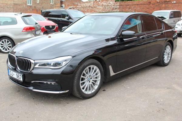 Melns BMW 740 2018 Liepāja, ar dzinēja tilpumu 3.00 L un nobraukumu 120 tūkst. km par 29500 €, foto 2 vietnē AUTOMOTO.COM.LV