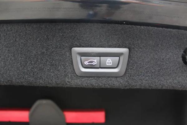 Melns BMW 740 2018 Liepāja, ar dzinēja tilpumu 3.00 L un nobraukumu 120 tūkst. km par 29500 €, foto 6 vietnē AUTOMOTO.COM.LV