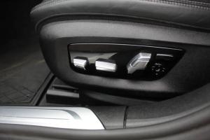 Black BMW 740 2018 in Liepaja, with an engine capacity of 3.00 L and mileage of 120 thousand km for 29500 €, photo 14 on AUTOMOTO.COM.LV