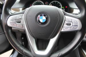Black BMW 740 2018 in Liepaja, with an engine capacity of 3.00 L and mileage of 120 thousand km for 29500 €, photo 18 on AUTOMOTO.COM.LV