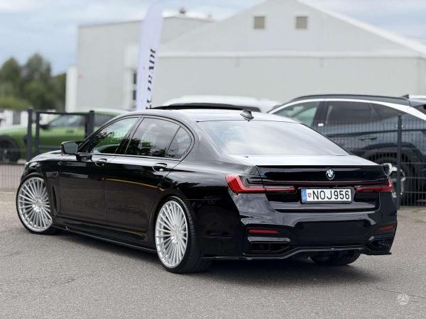 Black BMW 740 2018 in Vilnius, with an engine capacity of 3.00 L and mileage of 124 thousand km for 30900 €, photo 5 on AUTOMOTO.COM.LV