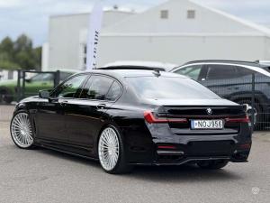 Black BMW 740 2018 in Vilnius, with an engine capacity of 3.00 L and mileage of 124 thousand km for 30900 €, photo 5 on AUTOMOTO.COM.LV