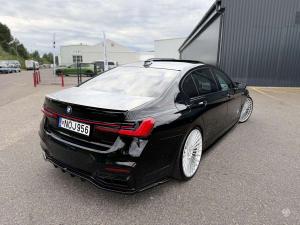 Black BMW 740 2018 in Vilnius, with an engine capacity of 3.00 L and mileage of 124 thousand km for 30900 €, photo 6 on AUTOMOTO.COM.LV