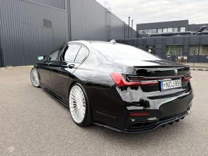 Black BMW 740 2018 in Vilnius, with an engine capacity of 3.00 L and mileage of 124 thousand km for 30900 €, photo 8 on AUTOMOTO.COM.LV