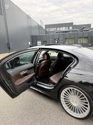 Black BMW 740 2018 in Vilnius, with an engine capacity of 3.00 L and mileage of 124 thousand km for 30900 €, photo 16 on AUTOMOTO.COM.LV