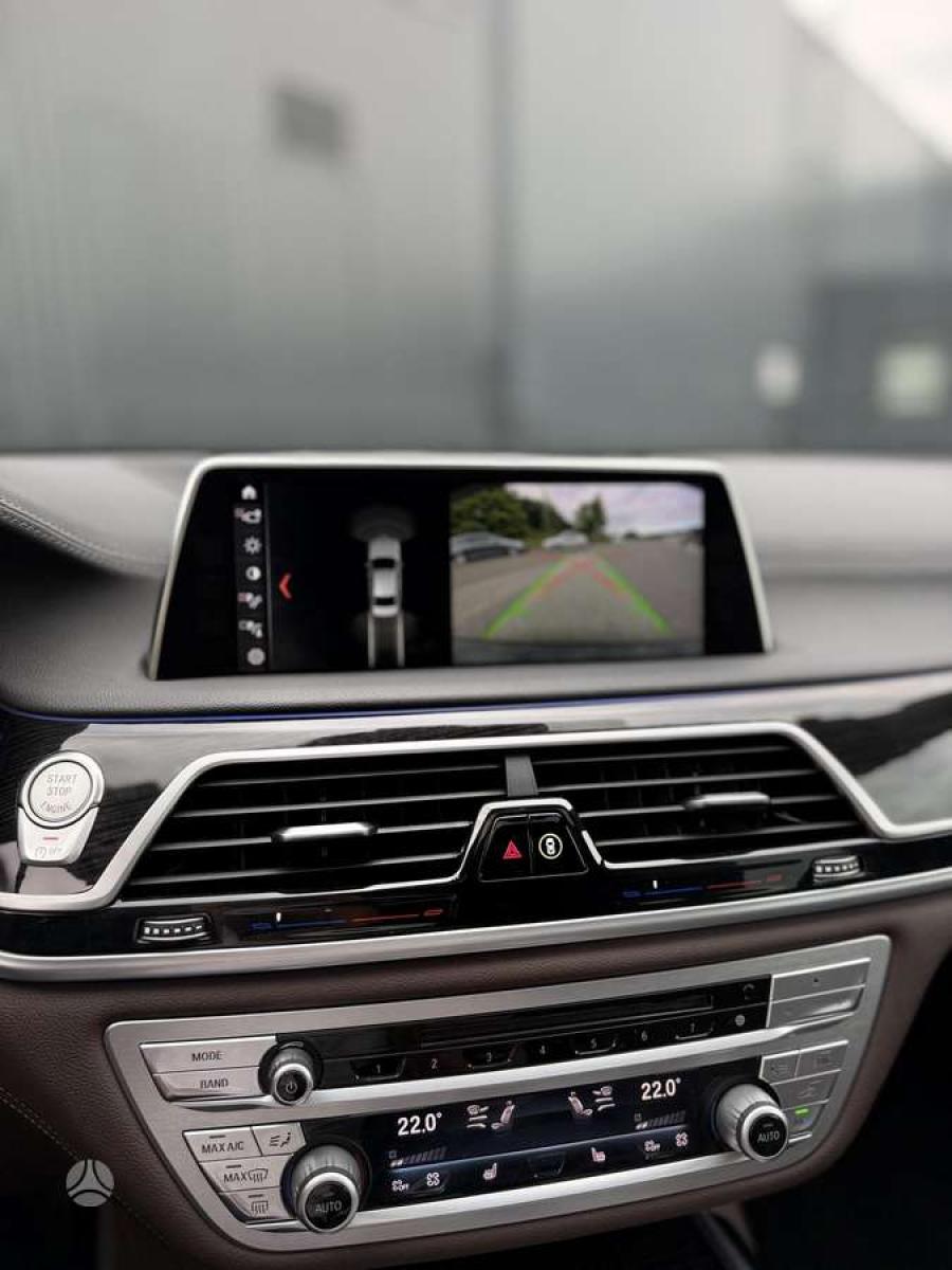 Black BMW 740 2018 in Vilnius, with an engine capacity of 3.00 L and mileage of 124 thousand km for 30900 €, photo 27 on AUTOMOTO.COM.LV