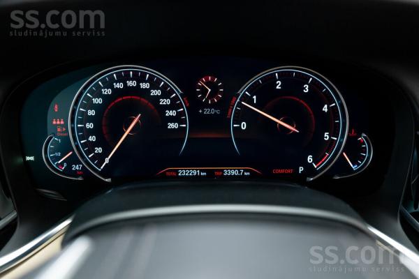 Black BMW 740 2018 in Riga, with an engine capacity of 3.00 L and mileage of 232 thousand km for 28500 €, photo 7 on AUTOMOTO.COM.LV