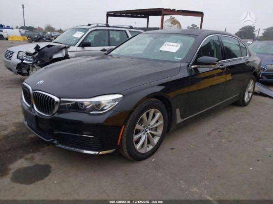Black BMW 740 2019 in Klaipeda, with an engine capacity of 3.00 L and mileage of 53 thousand km for 9900 €, photo 2 on AUTOMOTO.COM.LV