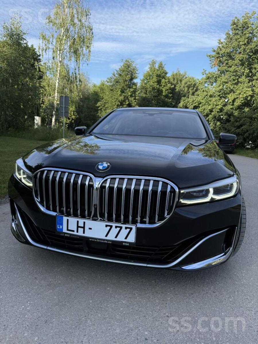 Black BMW 740 2020 in Riga, with an engine capacity of 3.00 L and mileage of 90 thousand km for 57500 €, photo 1 on AUTOMOTO.COM.LV